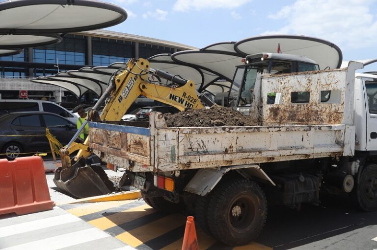 Tocumen S.A. inicia la instalación de techado entre estacionamientos y ...